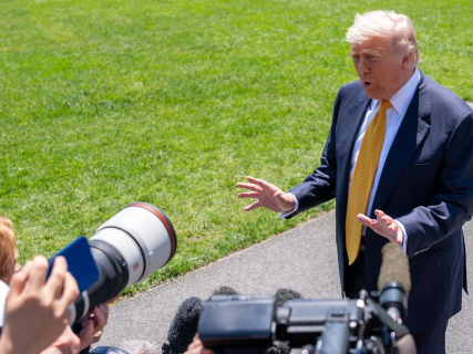 Oil falls after Trump's call | Demócrata