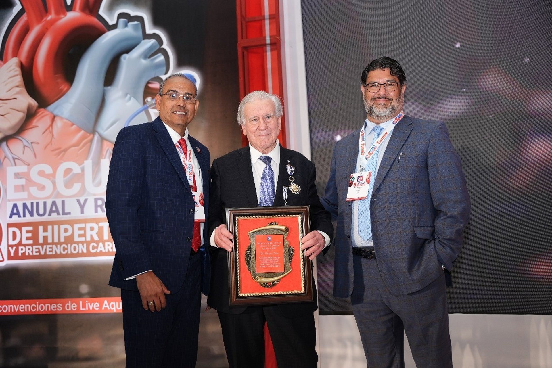 Valentín Fuster, galardonado en República Dominicana por su ...