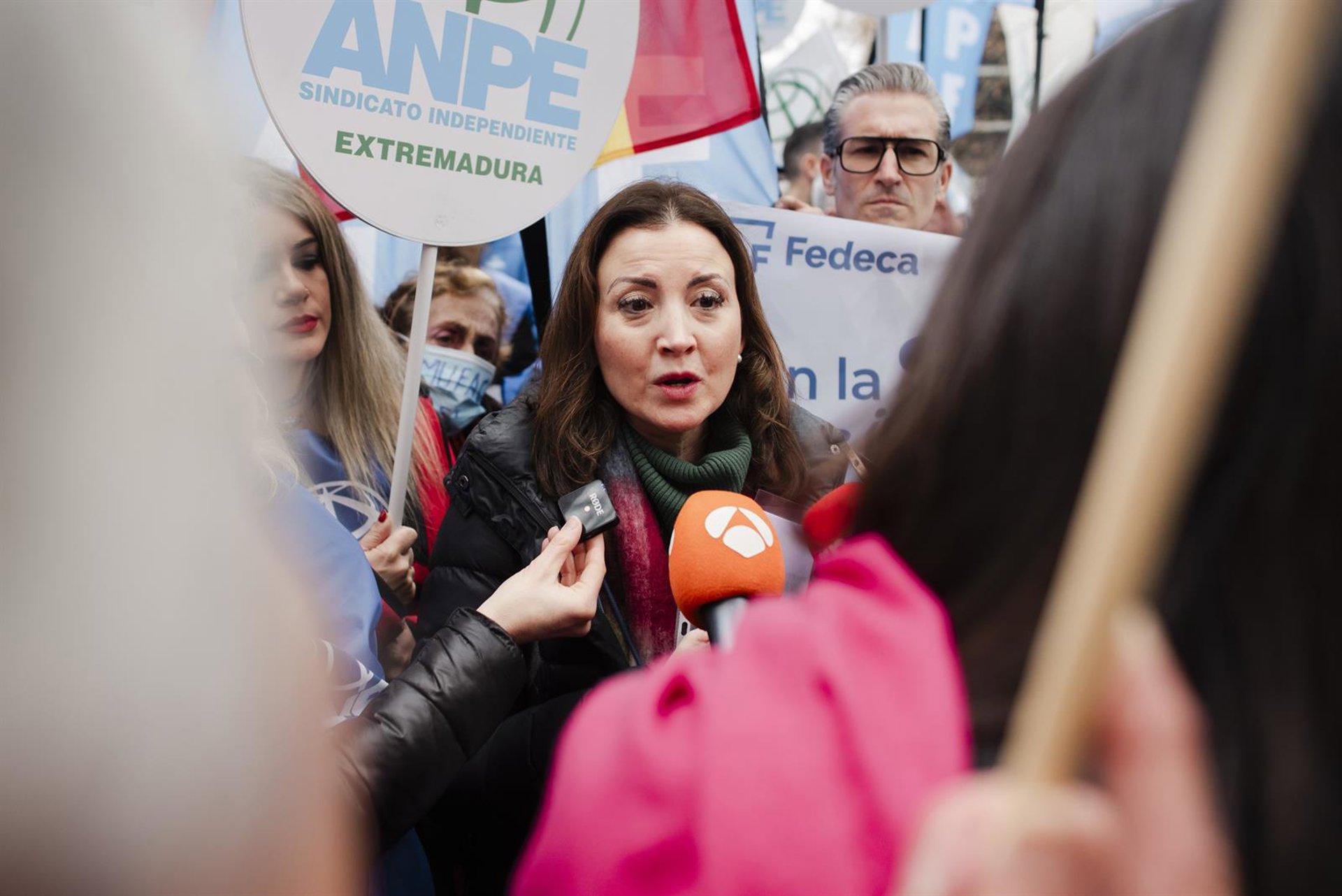 Fedeca critica la subida salarial acordada para funcionarios y la ...